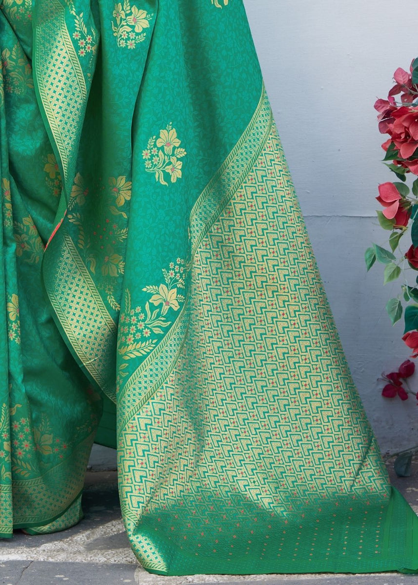 Parakeet Green Floral Motif Silk Saree - Clothsvilla